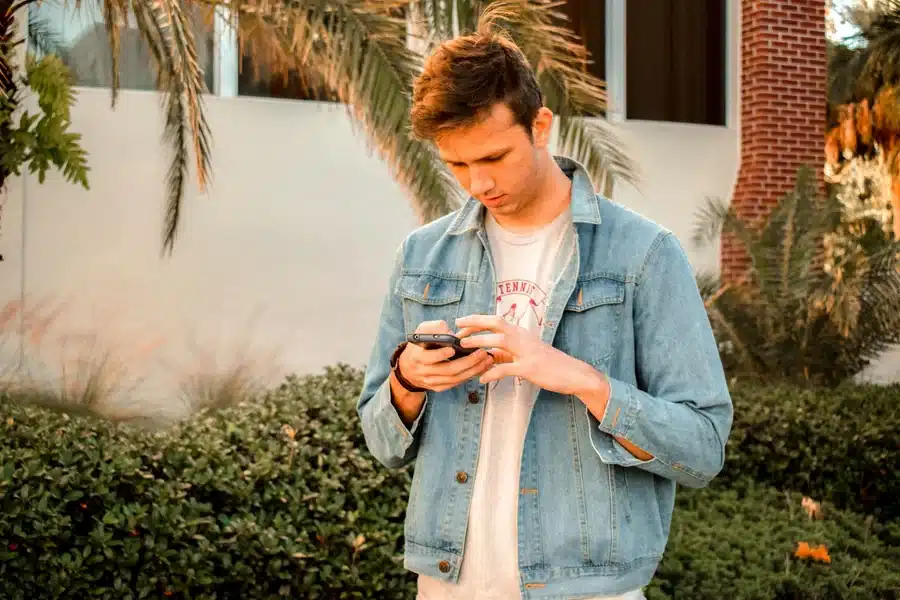 How To Check Girlfriend’s Facebook Messages For Free